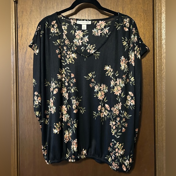 Emaline | Tops | Emaline Petite Xl Floral Top | Poshmark